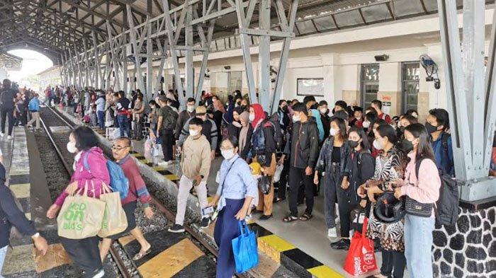 Libur Panjang, Ada Kenaikan Jumlah Pengguna Commuter Line Tujuan ...