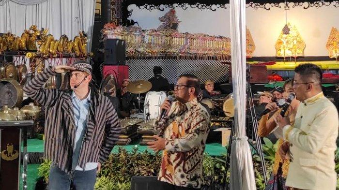 Lestarikan Budaya Indonesia, Pagelaran Wayang Kulit di Gresik Hadirkan ...