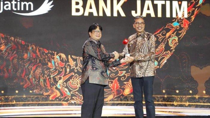 Bank Jatim Raih Penghargaan Best Digitalization of Regional Banking Finance - Surya.co.id