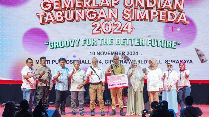 Nasabah Cabang Gresik Raih Hadiah Utama Rp 500 Juta dari Undian Simpeda ...