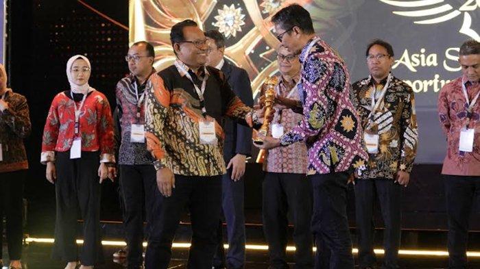 Konsisten Terapkan Bisnis Berkelanjutan, Bank Jatim Raih Gold Rank ASRRAT 2024 - Surya.co.id