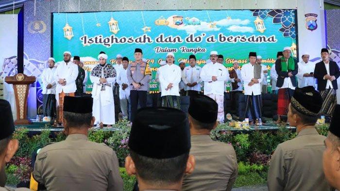 Jelang Pemilu 2024, Polres Gresik Gelar Istighosah dan Doa Bersama - Surya.co.id
