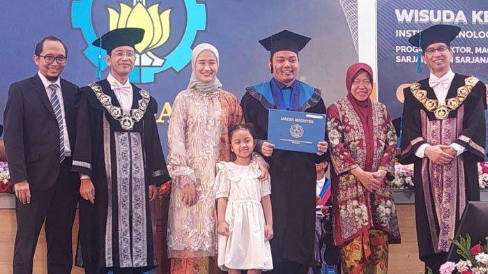 Ada Telepon Istri di Balik Perjuangan Keras Fuad Benardi Putra Risma ...