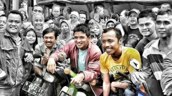 Furry Setya Pemeran Mas Pur Tukang Ojek Pengkolan Pamit, Ucapan ...