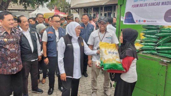 Harga Bahan Pokok Merangkak Naik, Gubernur Khofifah Gelar Pasar Murah di Madiun - Surya.co.id