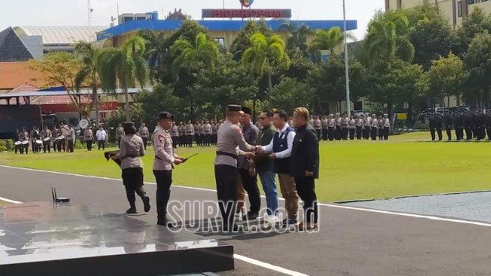 Ratusan Personil Walpri Kawal Keamanan Penyelenggara dan Paslon Pilgub ...