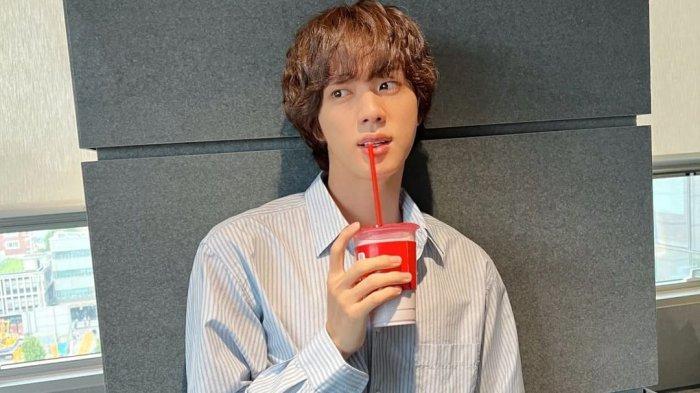 Jelang Dinas Wamil, Jin BTS Umumkan Debut Solo Gandeng Coldplay Akhir Oktober 2022 - Surya.co.id