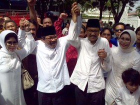 Dekan FH Unitomo: Batalkan Pelantikan KarSa Sia-sia - Surya.co.id