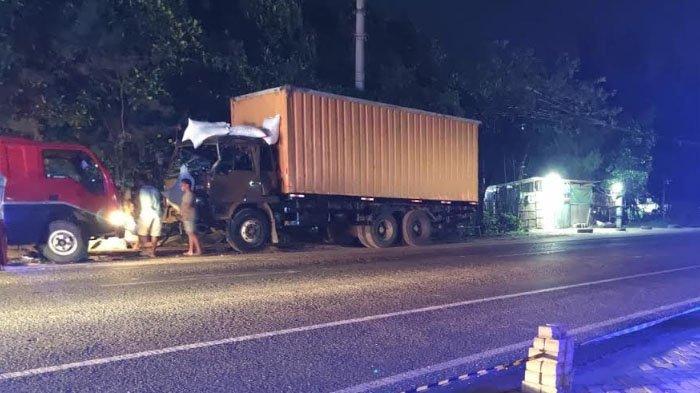 Kronologi Truk Oleng Hantam Truk Box Parkir di Jalur Pantura Kabupaten Tuban - Surya.co.id