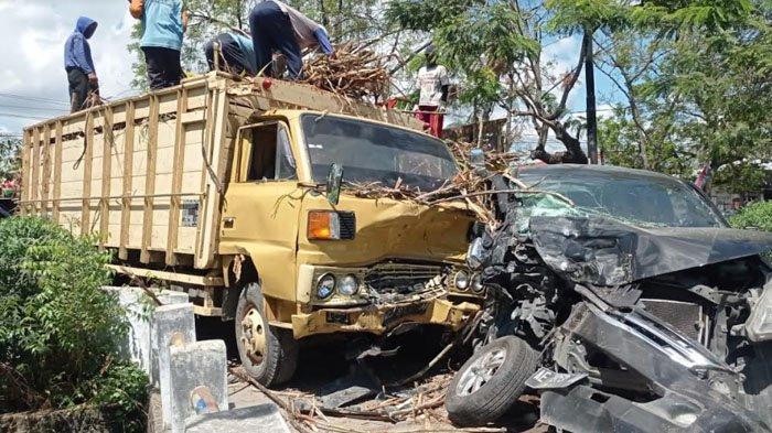 Kronologi Adu Banteng Truk Pengangkut Tebu dengan Toyota Avanza di Kabupaten Madiun - Surya.co.id