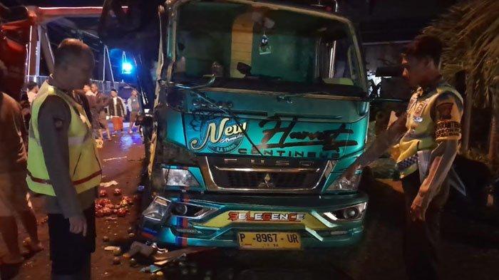 KRONOLOGI Kecelakaan Dua Truk di Jalan Raya Jurusan Jember-Banyuwangi, Sopir Terluka - Surya.co.id