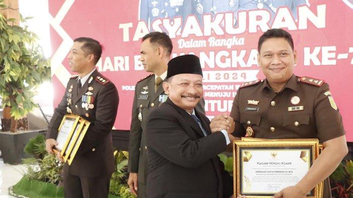 Selamatkan Uang Negara dan Aset Daerah, Kejari Situbondo Raih ... Selamatkan Uang Negara dan Aset Daerah, Kejari Situbondo Raih ...