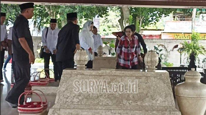 Jadi Tradisi Jelang Pemilu, Megawati Soekarnoputri Ziarah ke Makam Bung Karno di Kota Blitar ...