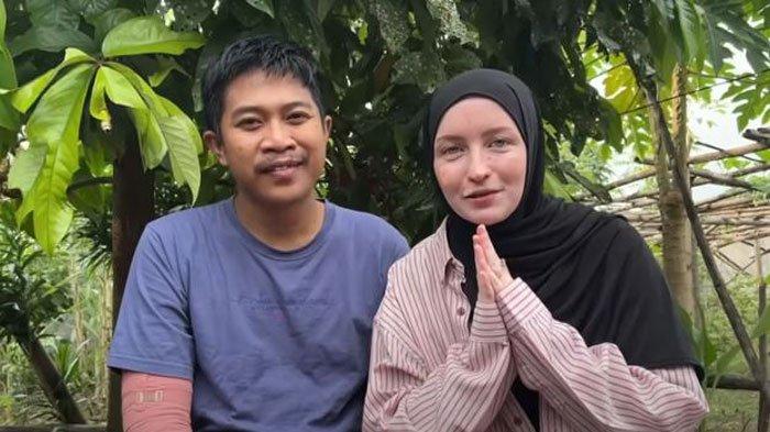 Kisah Cinta Bule Cantik Rusia Mau Nikah dengan Pemuda Desa Asal Jatim ... Kisah Cinta Bule Cantik Rusia Mau Nikah dengan Pemuda Desa Asal Jatim ...