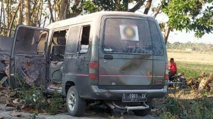 UPDATE Mobil Terbakar di SPBU Jombang saat Isi BBM, Diduga Korsleting Listrik - Surya.co.id