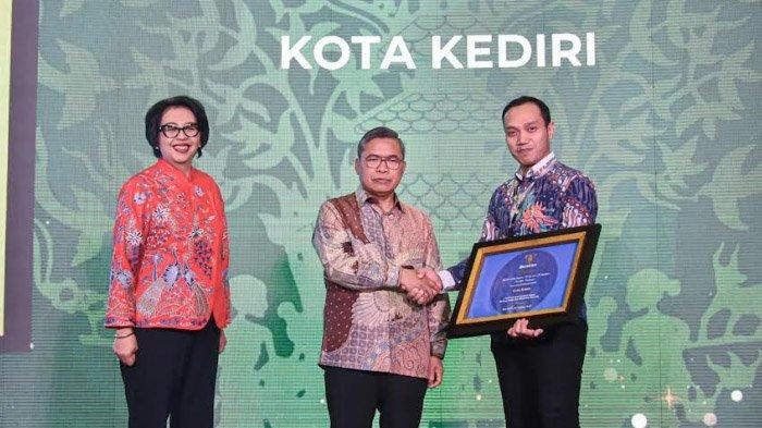 Kota Kediri Raih Sertifikat Adipura 2023, PJ Wali Kota Berharap Sistem Baru Dalam Pengelolaan ...