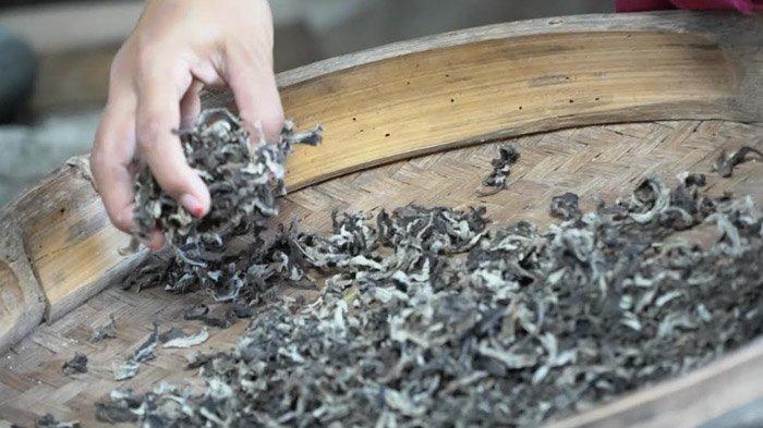 Disebut Bokong Abang, Coba Lezatnya Olahan Mangga Podang Leluhur, Ada ...