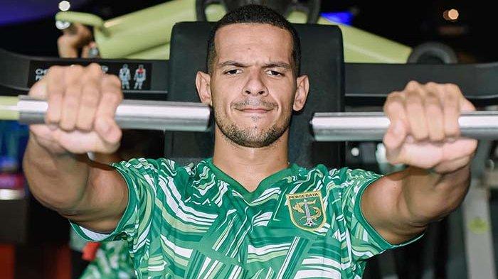 BIODATA Leo Lelis, Pemain Persebaya Surabaya yang Dipuji Bonek karena ...