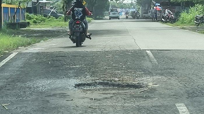 Masyarakat Gresik Harus Waspada Jalan Berlubang Setelah Banjir - Surya.co.id