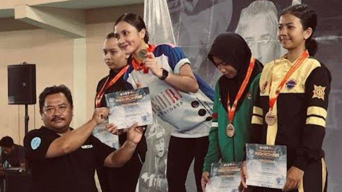 Sosok Marsha Alycia, Mahasiswa Unair Asal Kediri : Sabet The Best ...