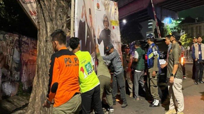 Hari Ini Masuk Masa Tenang Pemilu 2024, Seluruh Alat Peraga Kampanye di ...