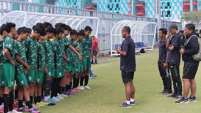 Cara Mat Halil Bentuk Tim Persebaya Junior untuk Elite Pro Academy 2023 ...