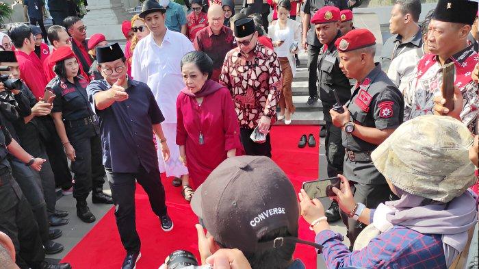 Sejumlah Kader PDIP Dampingi Megawati Ziarah di Makam Bung Karno Kota Blitar - Surya.co.id