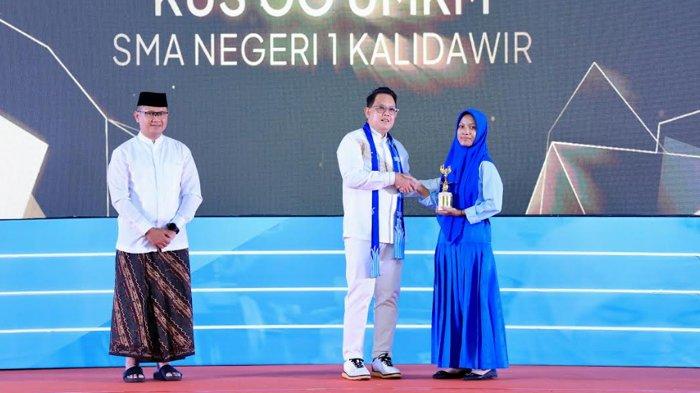 Serahkan Penghargaan MEA 2024, Pj Gubernur Adhy: Motivasi untuk Kembangkan Potensi ...