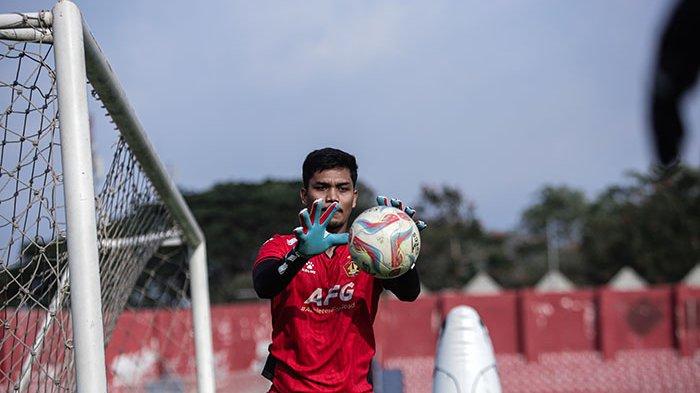 Alasan Persik Kediri Datangkan Mantan Kiper Persebaya Miswar Saputra di ...