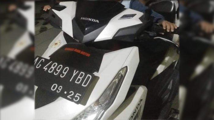 Motor Atlet Futsal Putri Kota Surabaya yang Berlaga di Porprov Jatim ...