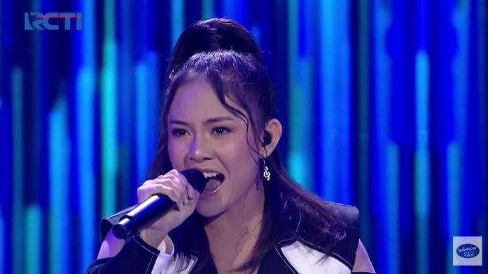 DETIK-DETIK Novia Situmeang Dapat Standing Ovation di Showcase Indonesian Idol 2023, Juri ...