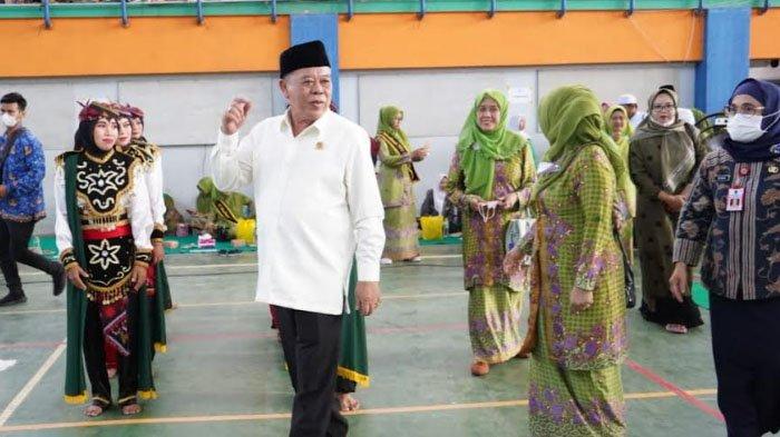 Ketua DPRD Jatim Kusnadi Berharap Peran Muslimat Hadapi Resesi Global 2023 - Surya.co.id