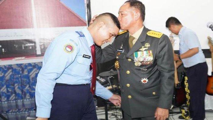Panglima TNI Jenderal Agus Subiyanto Pamer Kasih Sayang ke Anaknya di ...