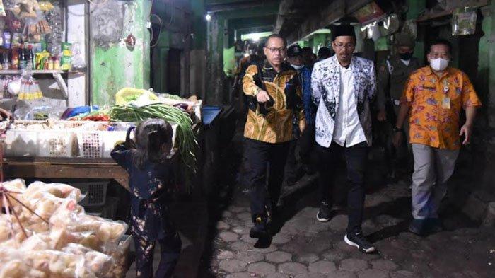 Akhiri Banjir Tahunan di Pasar Wadung Asri, Bupati Sidoarjo Akan ...