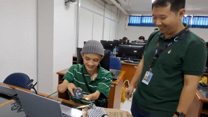 Gandeng UMKM Tiara Handicraft, Petra Christian University Tingkatkan ...