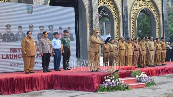 Jelang Pilkada 2024, ASN dan Non ASN Pemkab Jombang Ucap Ikrar Netralitas - Surya.co.id
