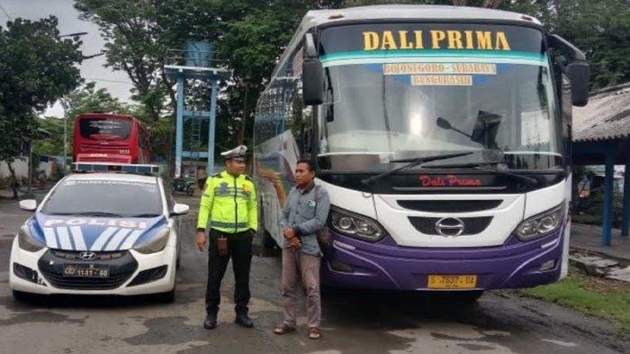 Viral Bus Dali Prima Ugal-ugalan di Jalanan Nasional Lamongan, Ini ...