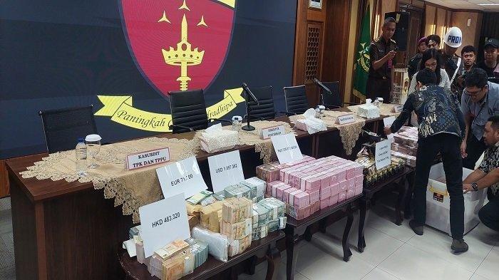 Inilah Penampakkan Uang Rp920 Miliar dan 51 Kg Emas Disita Dari Rumah ...