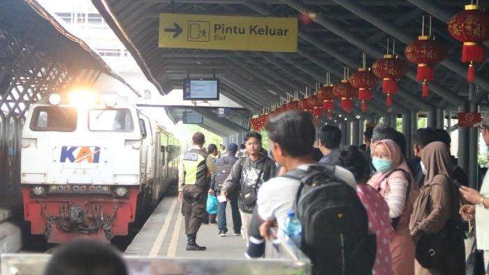Libur Panjang Hari Raya Nyepi, Daop 8 Surabaya Operasikan 4 KA Jarak Jauh Tambahan - Surya.co.id