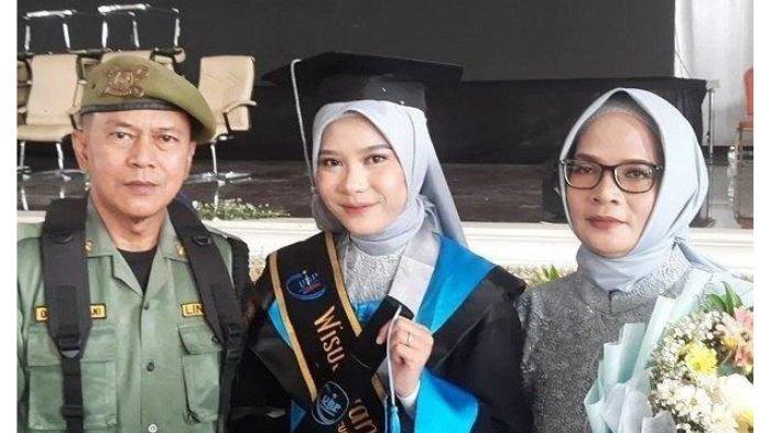 Perjuangan Omay Hansip yang Sukses Menyekolahkan Anak hingga Sarjana ...