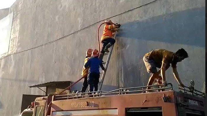 Pabrik di Driyorejo Kabupaten Gresik Terbakar, Diduga Akibat Korsleting Listrik - Surya.co.id