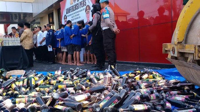 Sita 93,91 Gram Sabu dan 3.858 Pil Double L, Polres Bojonegoro ...