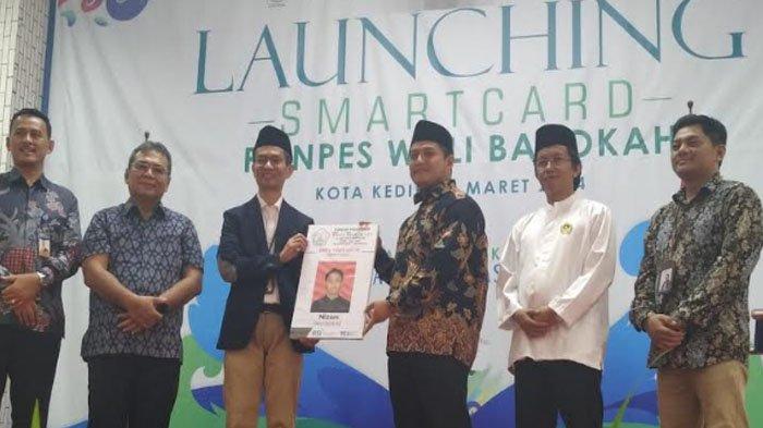 Santri Ponpes Wali Barokah Kota Kediri Pakai Smart Card, Cara Digital Untuk Mengatur Keuangan ...