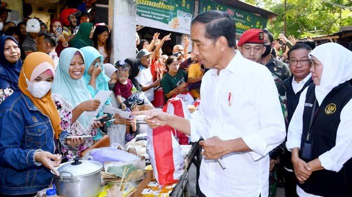 Presiden Joko Widodo Blusukan ke Pasar Beran Ngawi, Cek Harga Bahan Pokok Jelang Ramadan - Surya ...