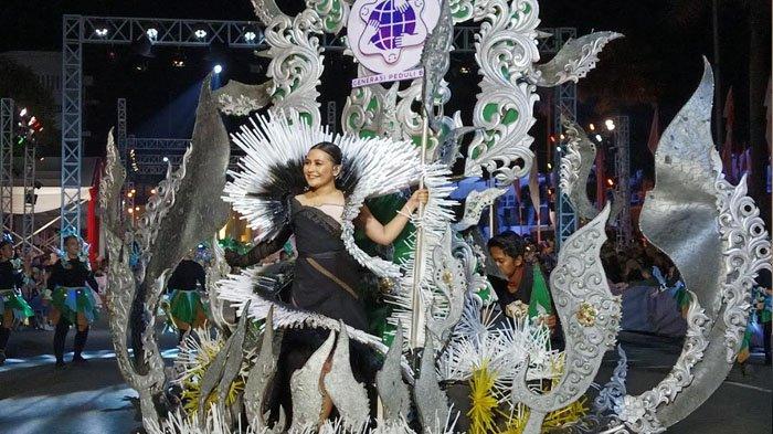 Prilly Latuconsina Tampil di Grand Carnival JFC 2023, Kenakan Kustom ...