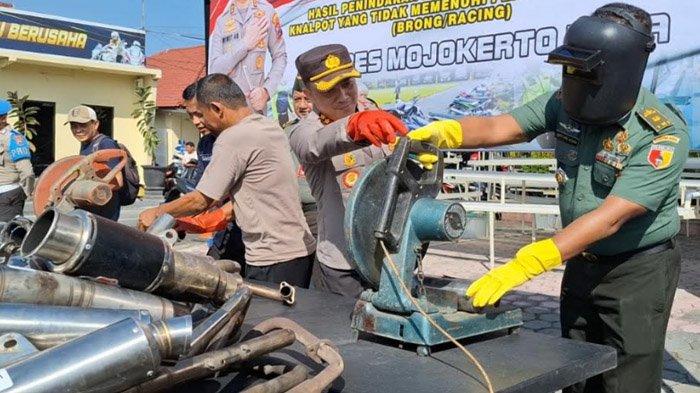Picu Suara Bising di Jalan Raya Kota Mojokerto, Polisi Musnahkan ...
