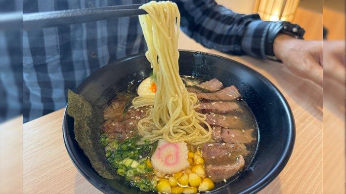 Ada Tatami Jepang di Guri Ramen Surabaya, Tempat Makan Berkonsep Villa ...