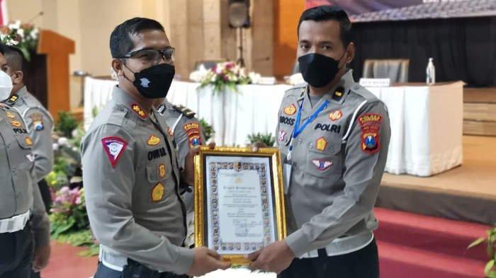Catat 5 Juta Data dalam Aplikasi e-Turjawali, Satlantas Polres Gresik ...