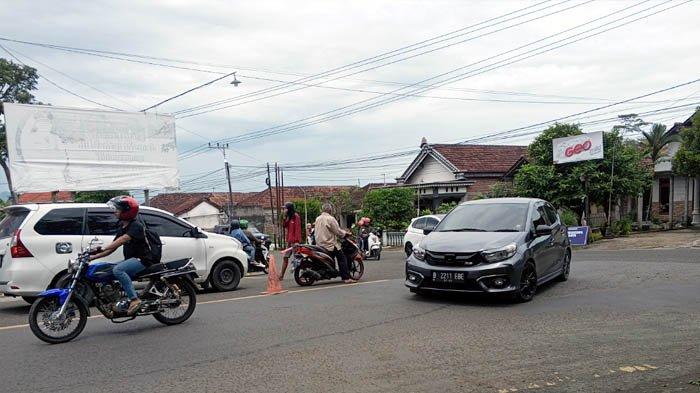 Jalur Wisata JLS Tulungagung-Trenggalek Lancar, Didominasi Kendaraan ...