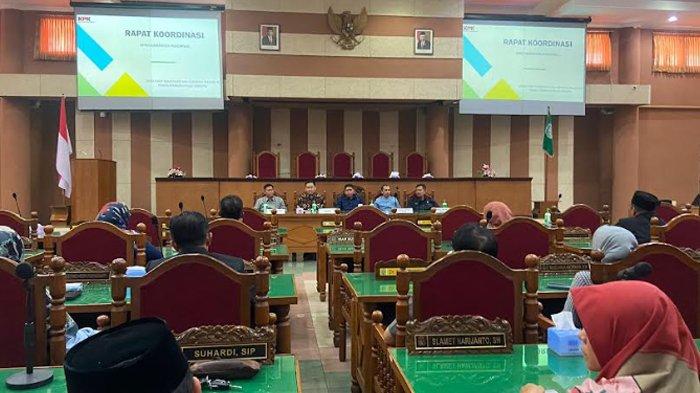 Kunjungi DPRD Ponorogo, KPK Gelar Sosialisasi Pencegahan Tindak Pidana Korupsi - Surya.co.id